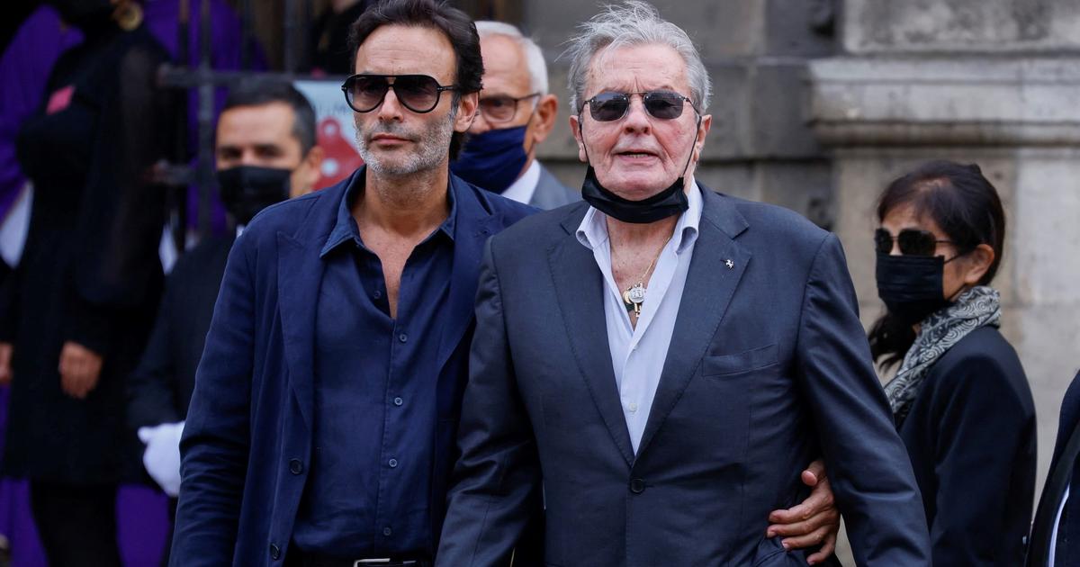 Plaintes des enfants d'Alain Delon : une enquête préliminaire ouverte