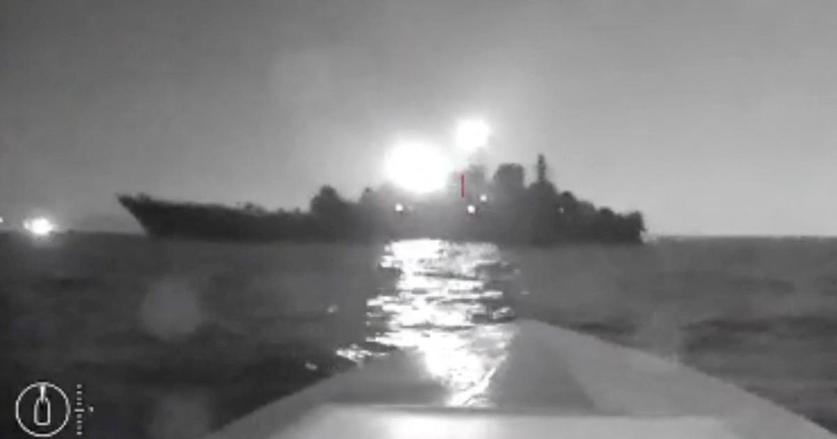Ukraine Un Navire De Guerre Russe Touché Par Un Drone Naval Ukrainien