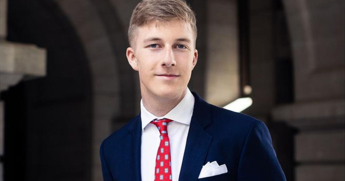 Mèche blonde et costume cravate : le prince Emmanuel de Belgique fête ...