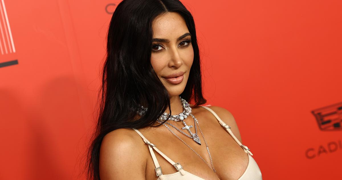 Kim Kardashian fait craquer son pantalon en latex, David Beckham recadre sa femme... L’actu ...
