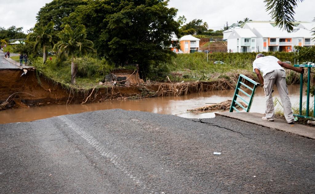 Ouragan Tammy : la Guadeloupe passe en alerte rouge cyclone