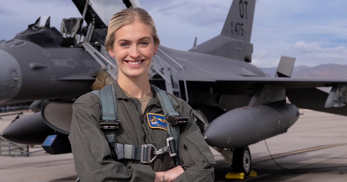 À 22 ans, elle est le premier officier de l’US Air Force à être élue ...