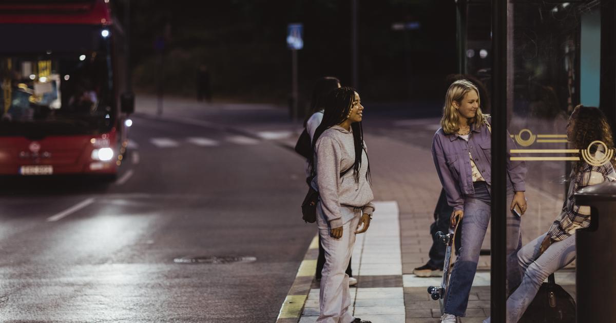 "Woman, what is she doing outside after 10 pm?" Women on TikTok demand ...