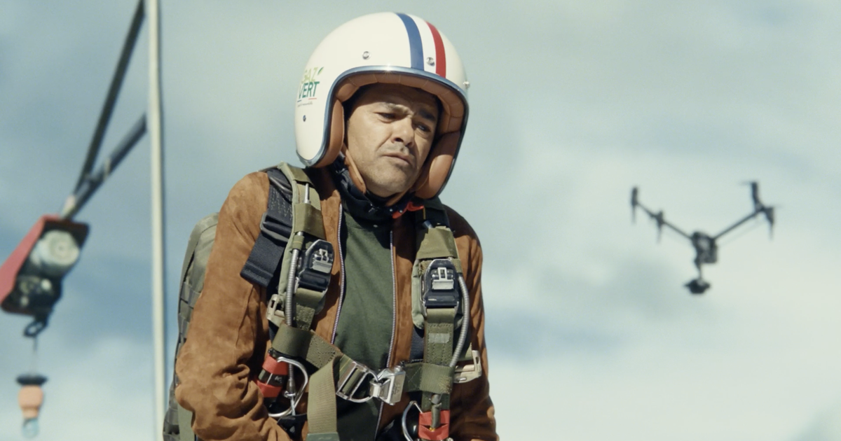 Jamel Debbouze se jette dans le vide au nom du gaz vert