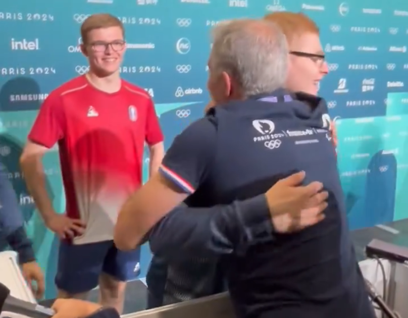 JO - Tennis de table : quand Jean-Philippe Gatien prend dans ses bras ...