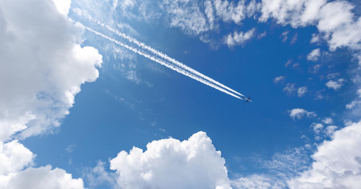 Pourquoi l'avion laisse-t-il des traces blanches dans le ciel