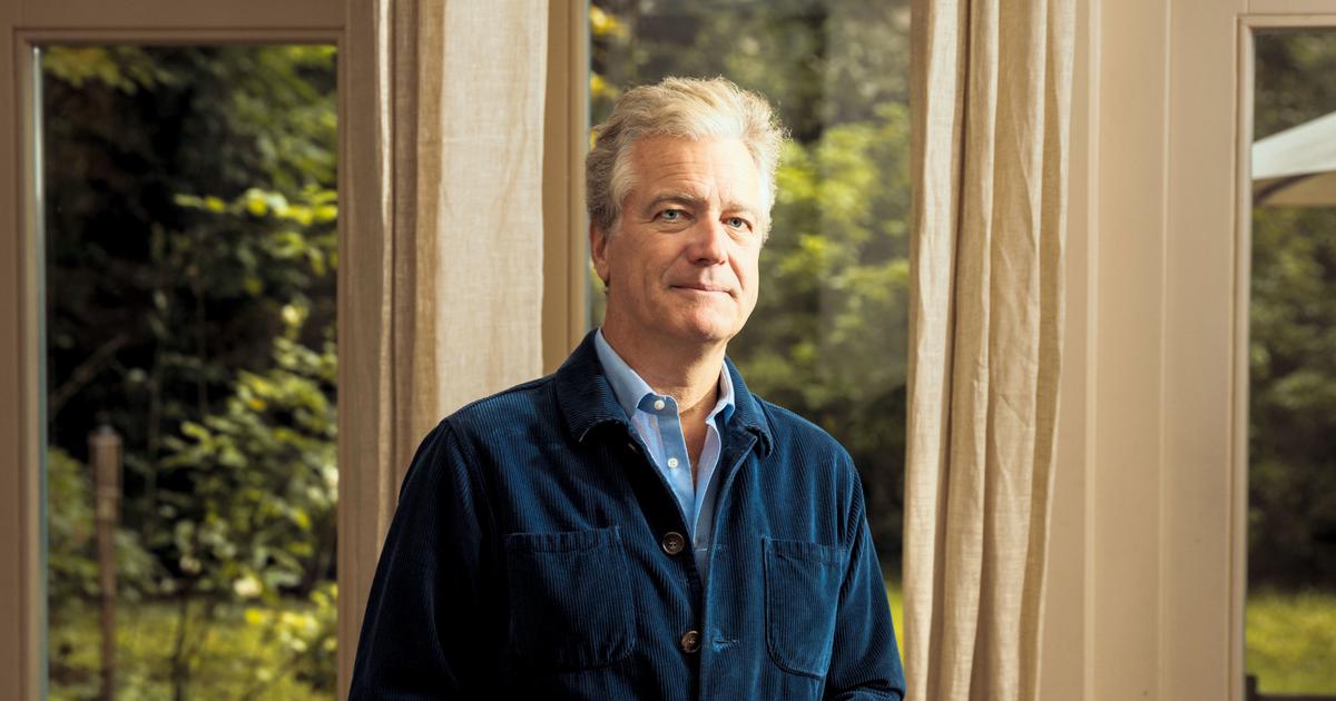 Jean d'Arthuys acquiert le château de Vinzelles dans le Mâconnais