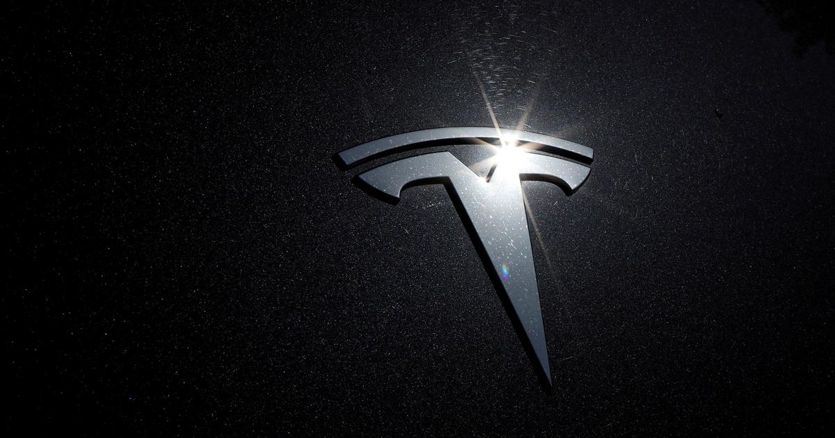 Près de 200.000 litres d'eau pour éteindre le feu d'un camion Tesla aux ...