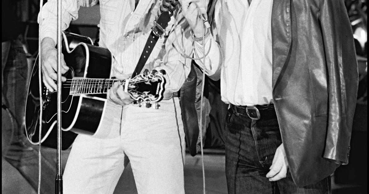 PHOTOS - Eddy Mitchell : retour sur son évolution physique au fil de sa ...