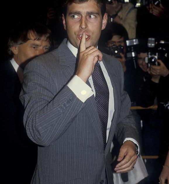 PHOTOS - Prince Andrew : retour sur son évolution physique