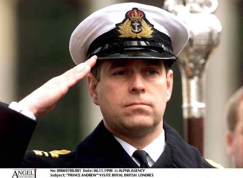 PHOTOS - Prince Andrew : retour sur son évolution physique