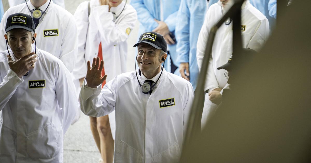 PHOTOS - Emmanuel Macron : casquette, oreillettes… Ce jour où le ...