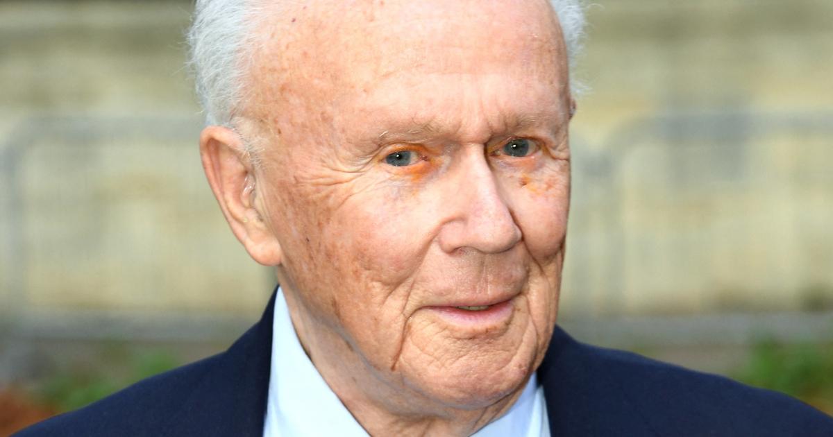 Philippe Bouvard affaibli à 95 ans, il révèle avoir perdu la vue : “Ça ...