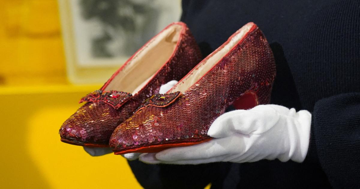 Magicien d’Oz : les souliers rouges de Judy Garland vendus 28 millions ...