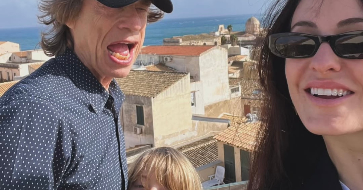 Mick Jagger partage une rare photo de son fils Deveraux, qui vient de ...
