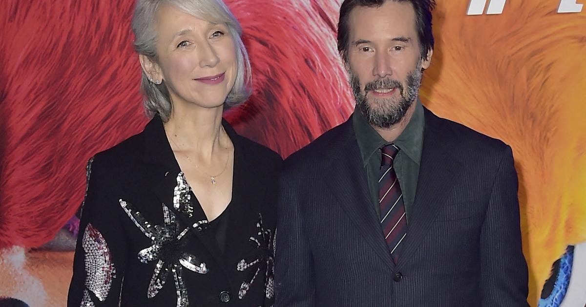 Keanu Reeves s’offre une rare apparition sur le tapis rouge avec sa ...