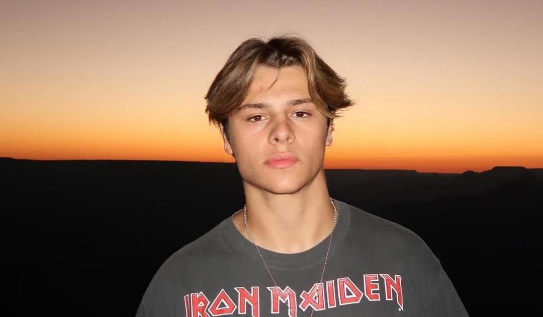 Cameron Smet : le petit-fils de Johnny Hallyday se la coule douce en ce ...