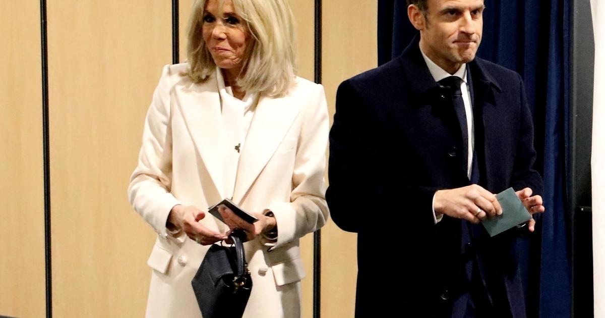 PHOTOS - Brigitte Macron ses plus beaux sacs à main Capucines de Louis ...