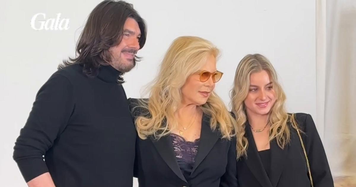VIDÉO GALA - Sylvie Vartan complice avec Darina après ses adieux : un touchant duo mère-fille ...
