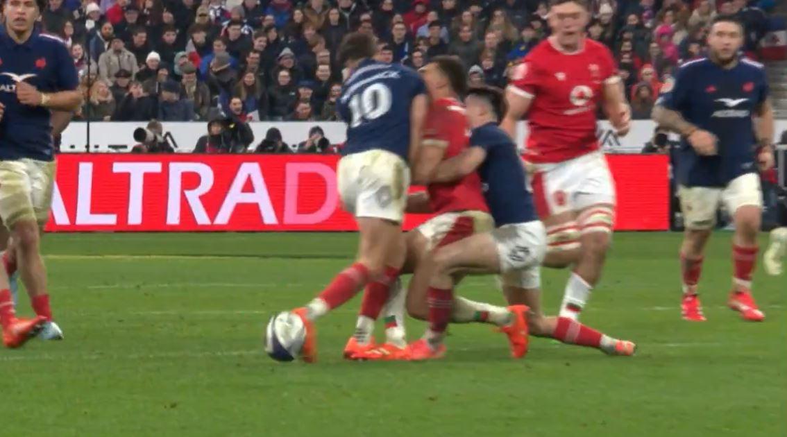 Six nations : en vidéo le carton rouge stupide de Romain Ntamack face ...