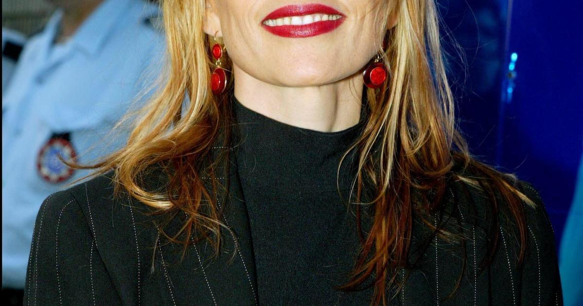 PHOTOS - Jeanne Mas : découvrez l'évolution physique de la chanteuse