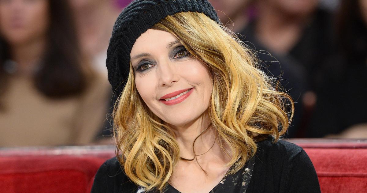 PHOTOS - Jeanne Mas : découvrez l'évolution physique de la chanteuse