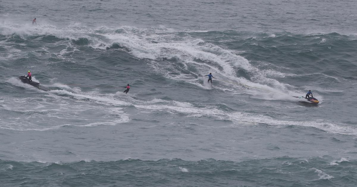 Surf: doublé français sur le spot de grosses vagues de Nazaré