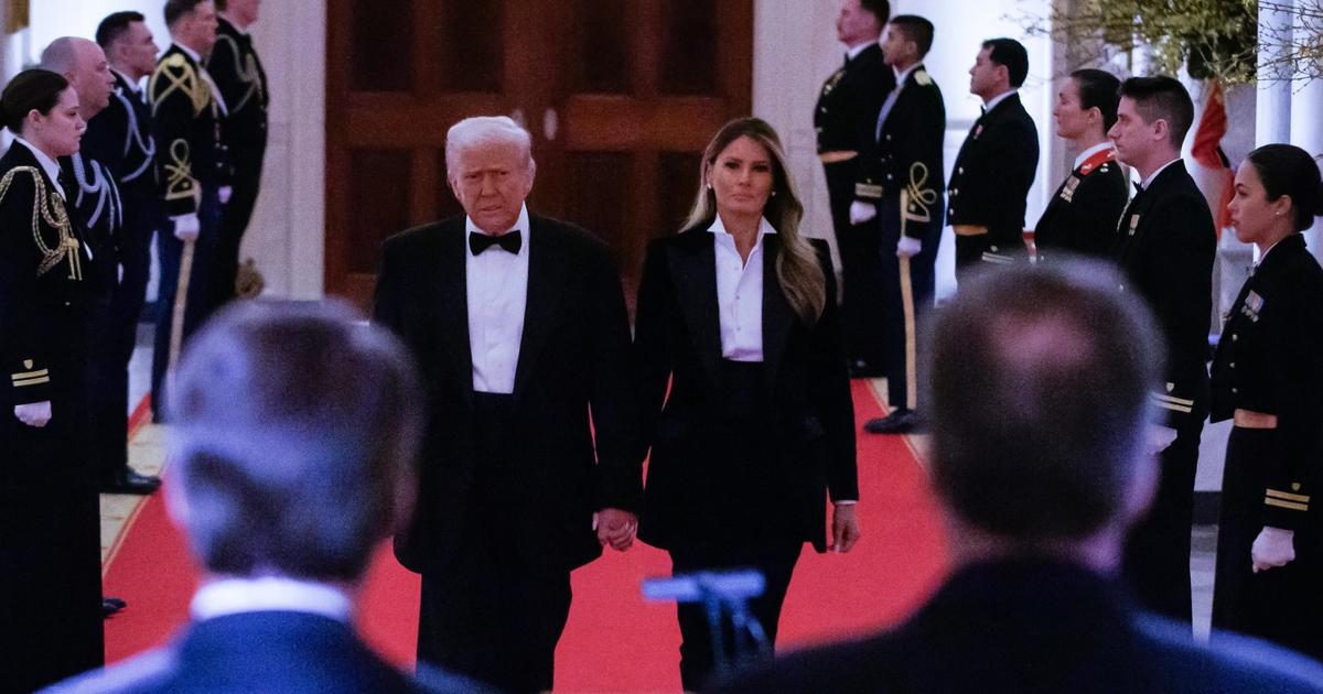 Melania Trump : en smoking assorti à son mari, elle impose son style à ...