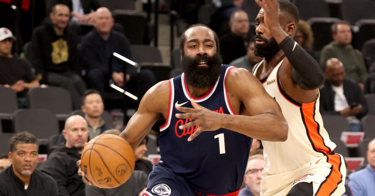 NBA : sous les yeux de Barack Obama, James Harden prend feu et se ...
