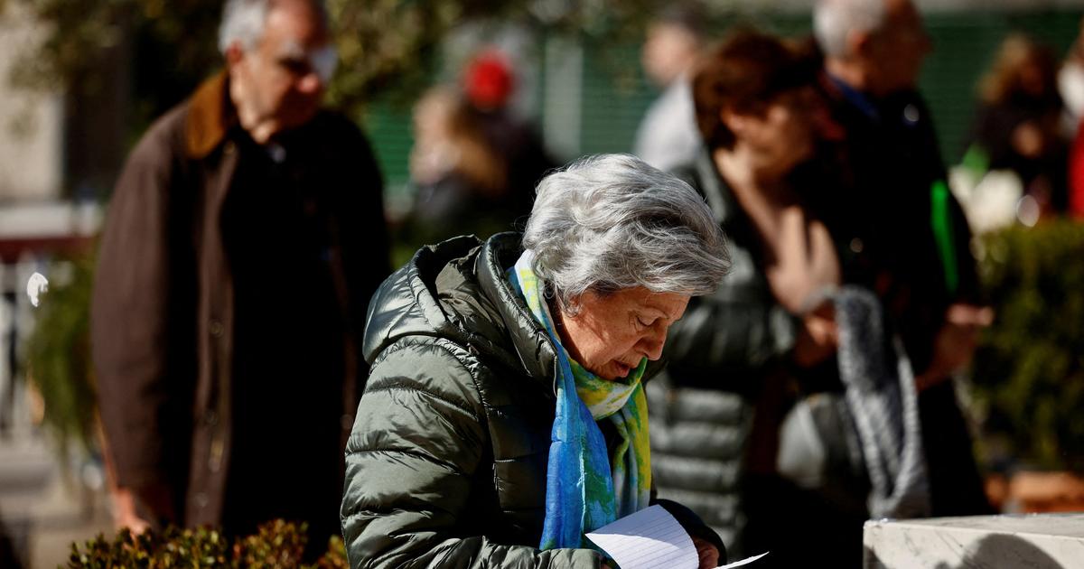 «Je vois cette dame avec des fleurs jaunes»: qui est Carmela Mancuso ...