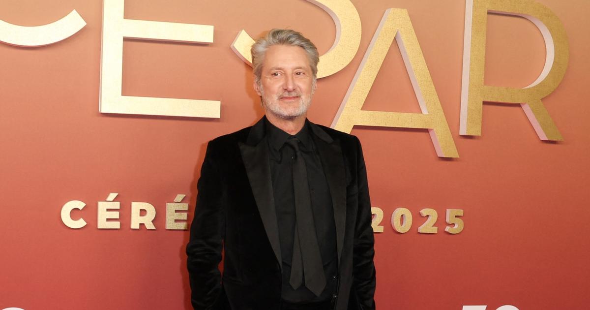 Antoine de Caunes “maladroit” avec ses enfants : “C’est tellement ...