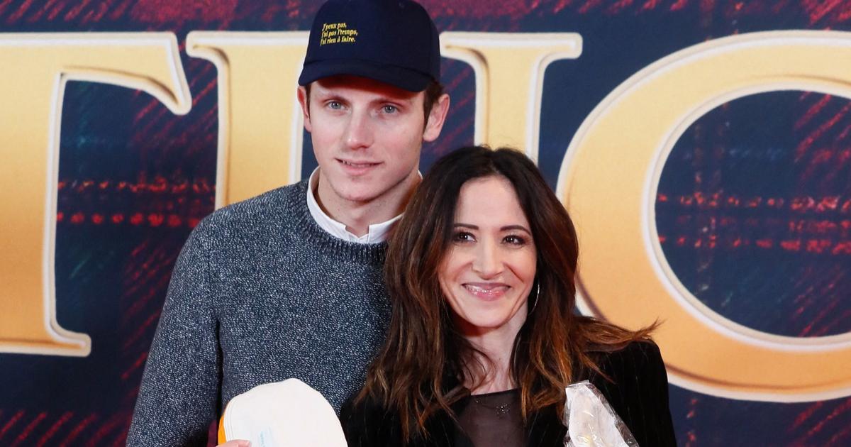 Une belle photo en amoureux : Fabienne Carat fête ses 2 ans avec Léo, son chéri de 19 ans son cadet