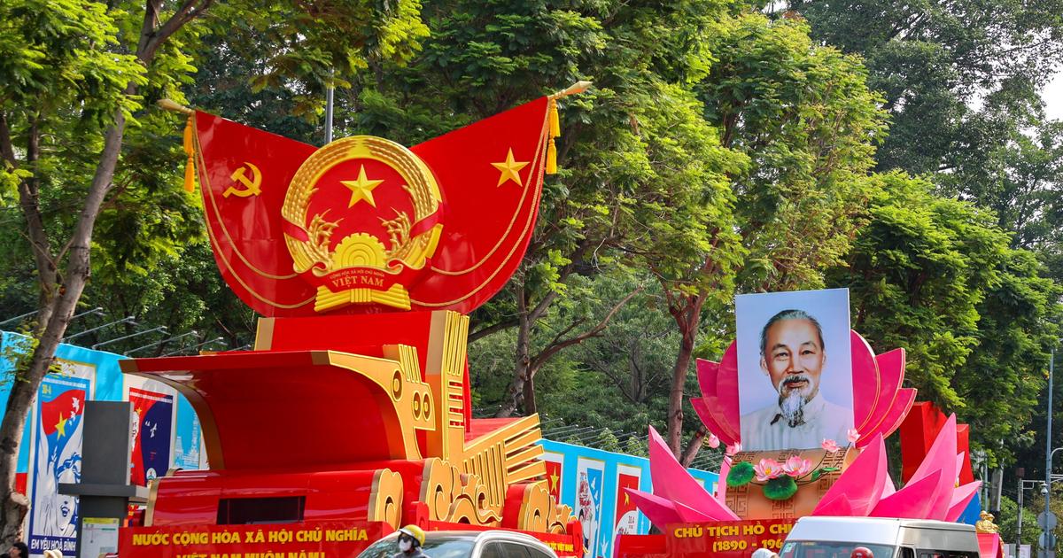 Vietnam : parade géante pour les 50 ans de la chute de Saïgon