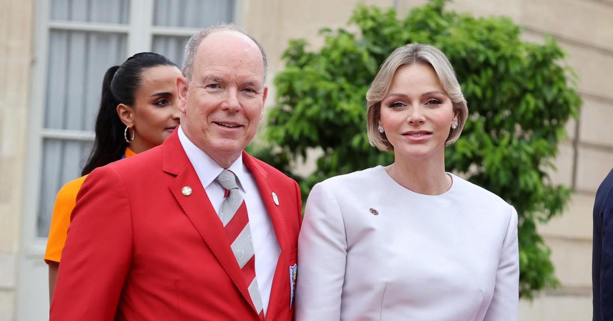 Charlene de Monaco renversante en look assorti avec le prince Albert ...