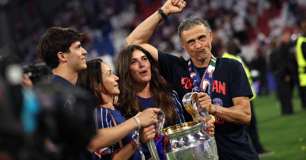 Luis Enrique, sa femme et ses deux enfants empoignant la coupe : l’image forte de cette finale ...