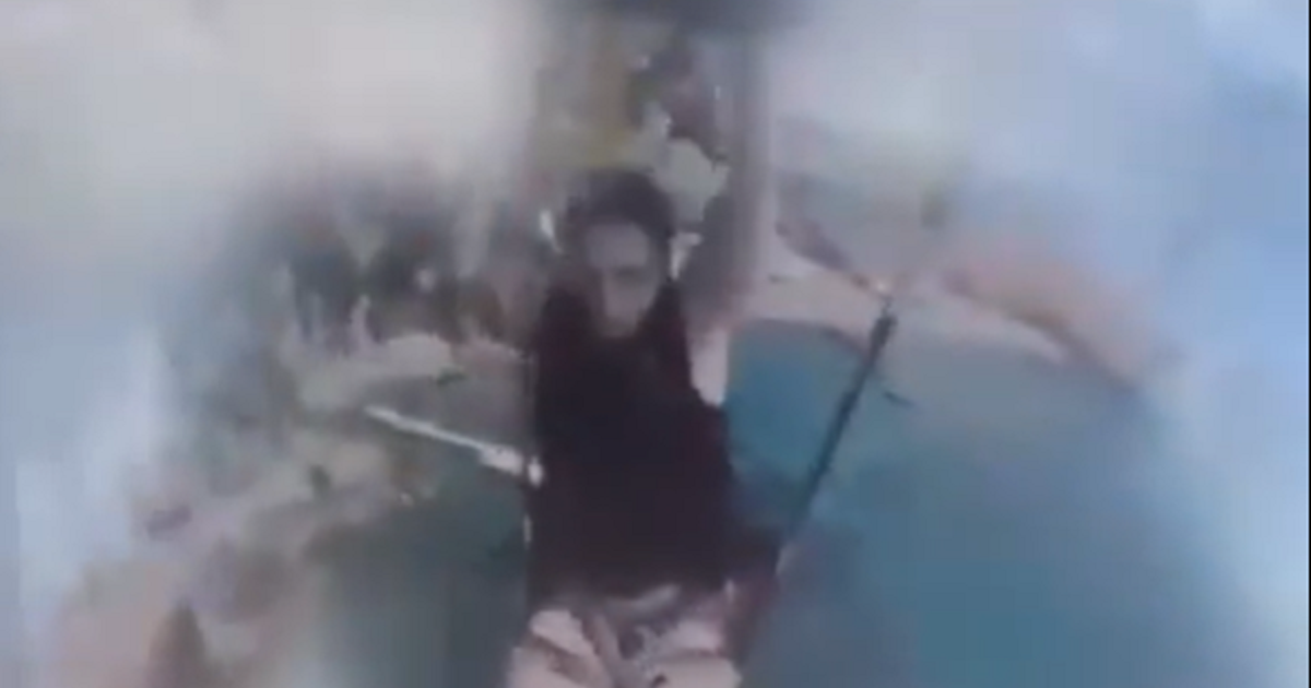 Une influenceuse de 19 ans se détache de son parachute ascensionnel et fait une chute mortelle ...