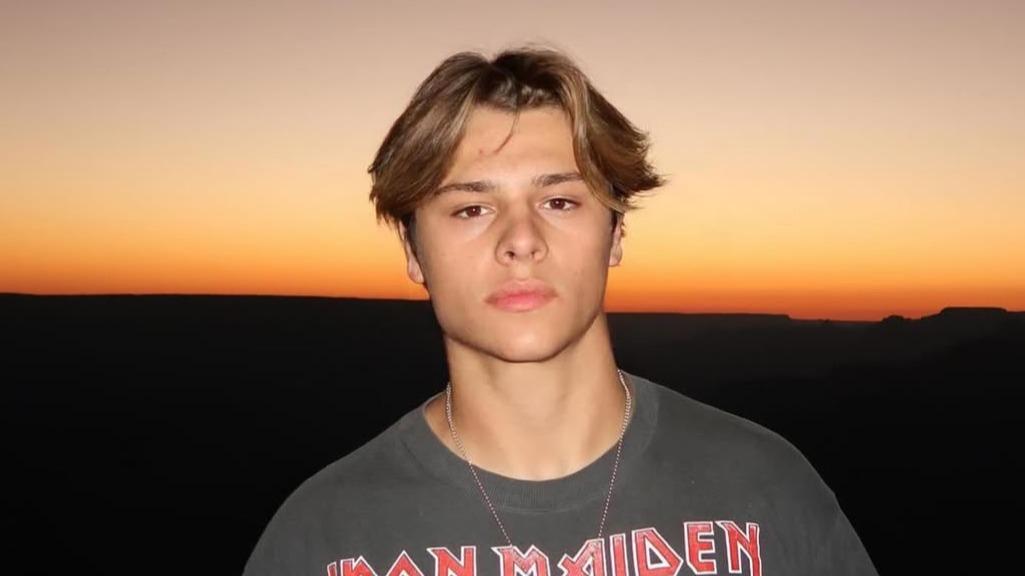 Cameron Smet à la salle de sport : à 20 ans, le petit-fils de Johnny ...