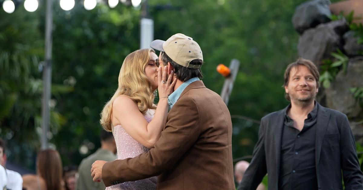 Qui est cet homme que Scarlett Johansson embrasse sur la bouche (et qui n’est pas son mari)