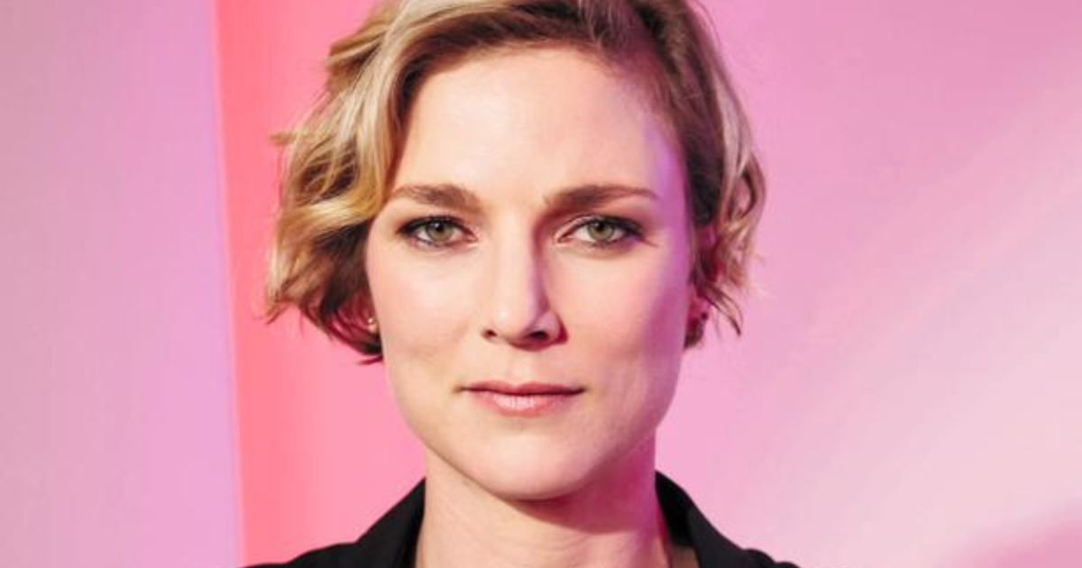 Bokep erikabug nice pretty one too and she give good utf.