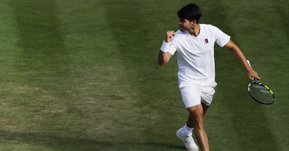 Jfit98 nudes finally she came in behind the curtain and led