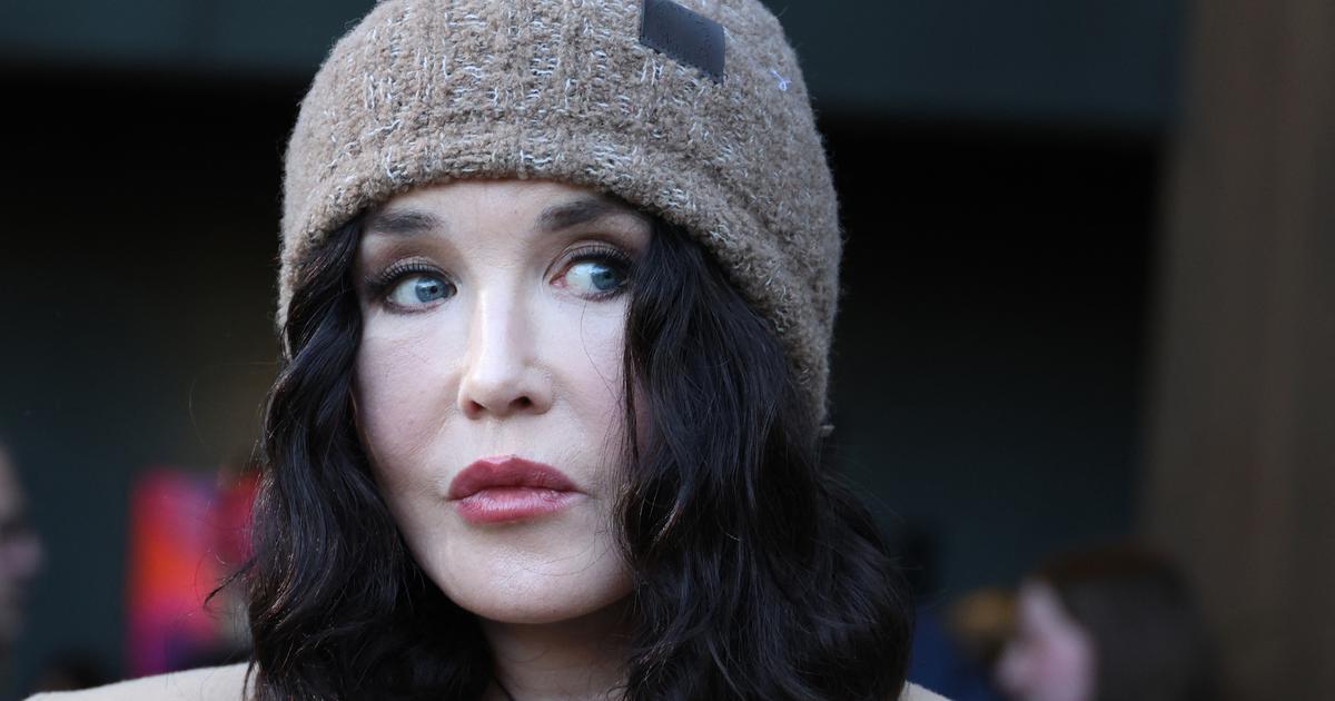 Isabelle Adjani (Soleil noir) arbore une chevelure argentée à l’écran ...