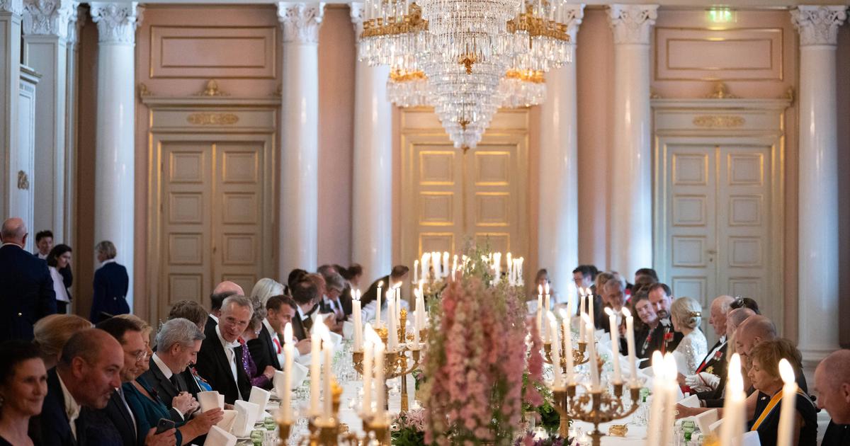 PHOTOS - Brigitte et Emmanuel Macron à la table des têtes couronnées ...
