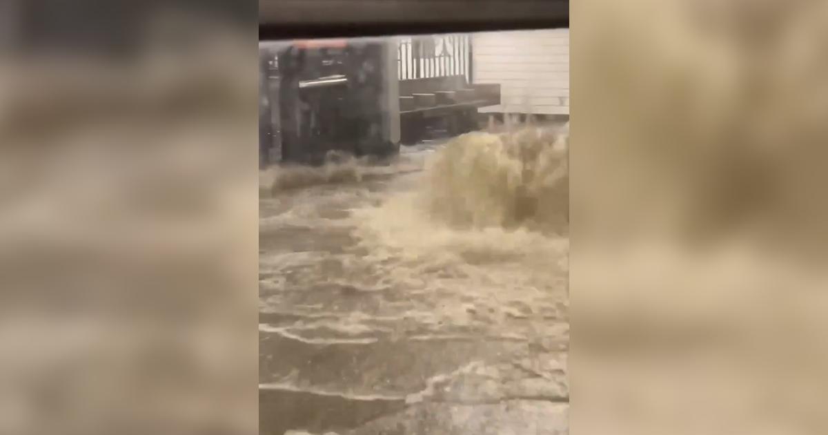 États-Unis : les images stupéfiantes des inondations dans le métro et ...