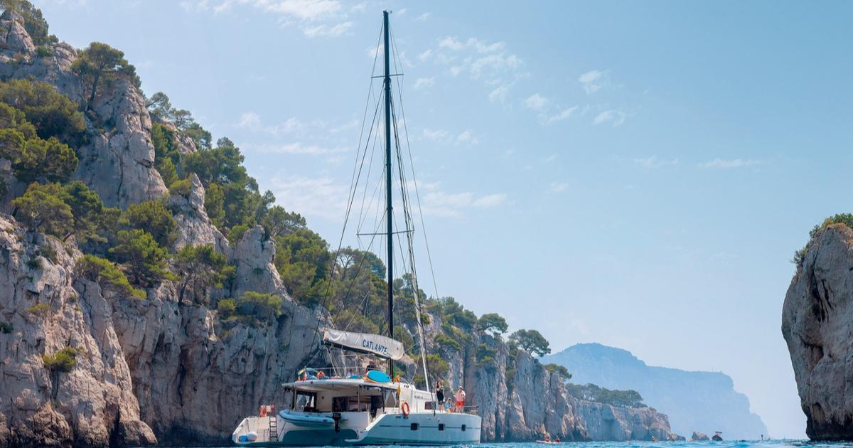 Découvrir la Provence depuis la mer : une croisière en catamaran entre ...