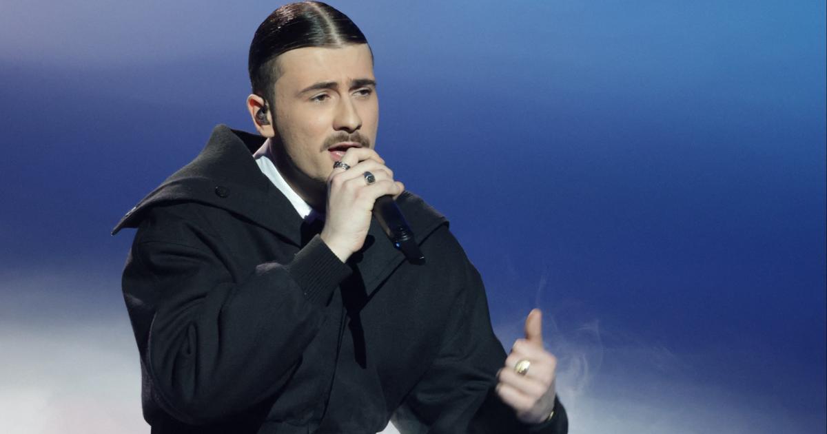 Dainty wilder lift the fee is some extra for 45 minutes