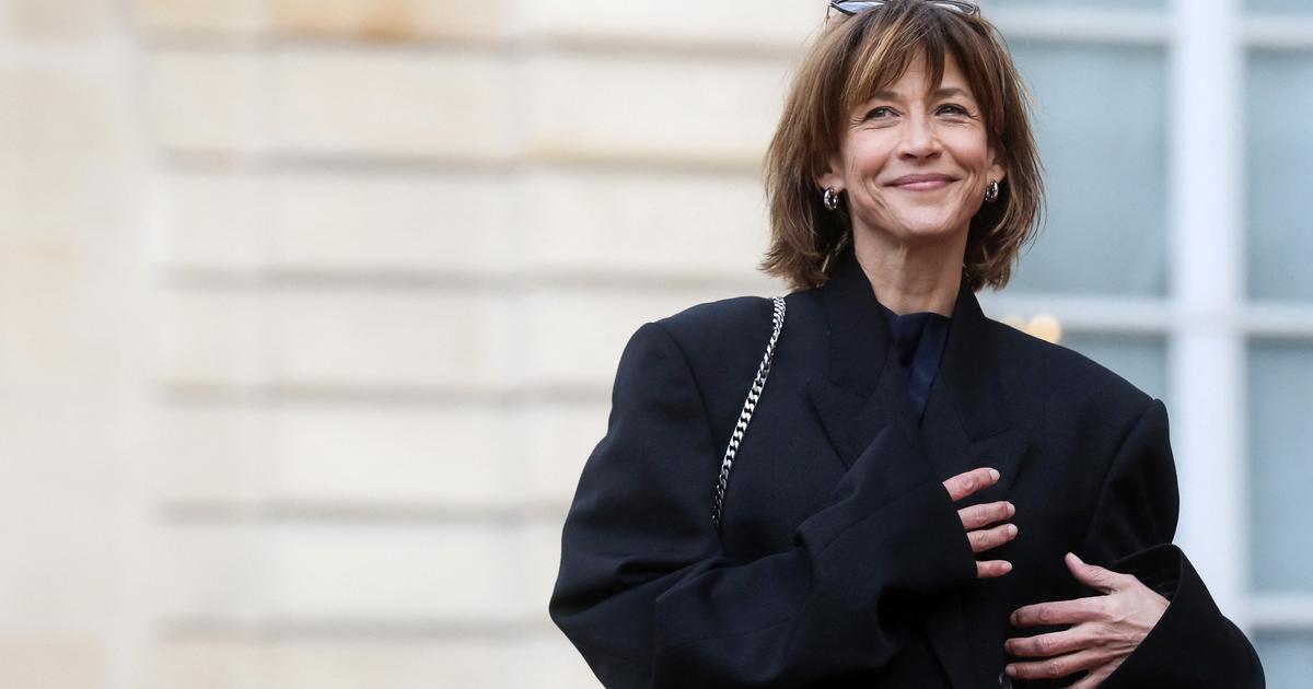 Accolades et éclats de rires : Sophie Marceau, Florence Foresti et Lisa Azuelos plus complices ...