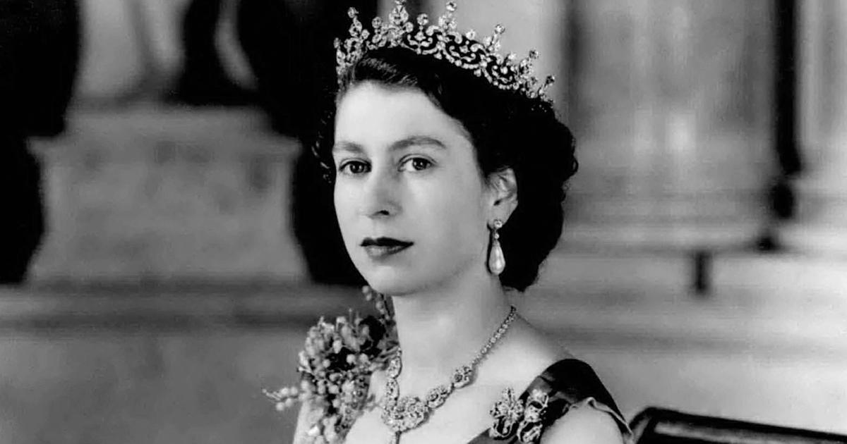 Elizabeth II : ses robes les plus emblématiques exposées à Buckingham ...