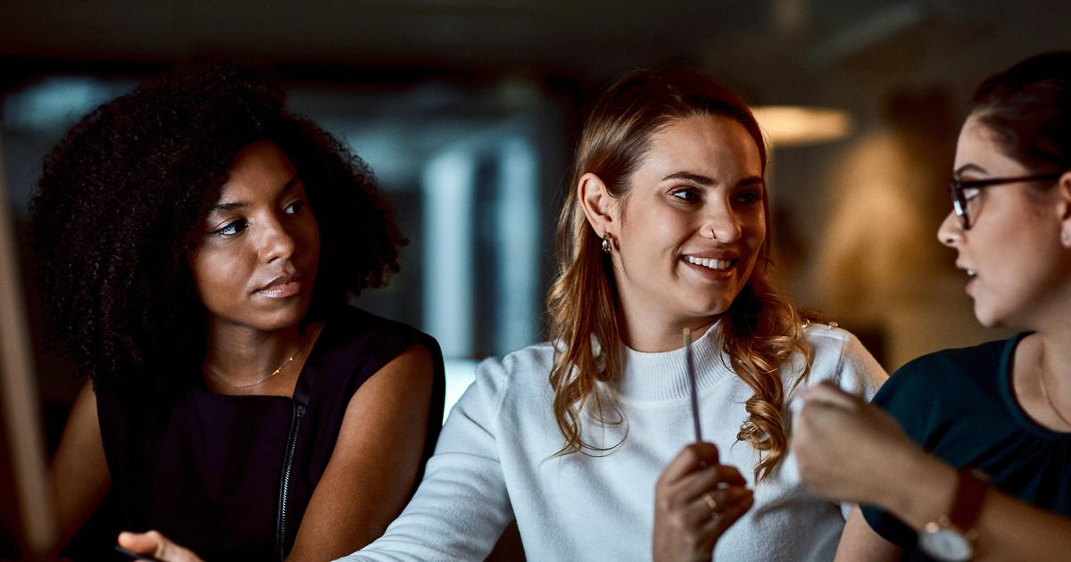 I'm jealous of one of my friends: "I feel that she makes me a shadow ...