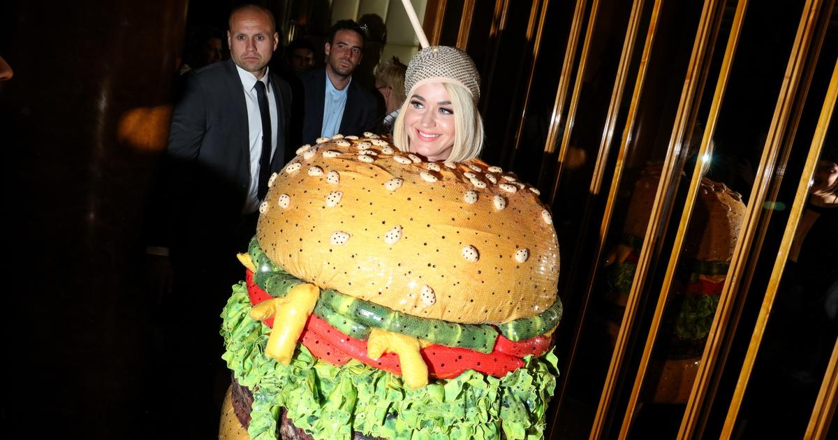 La robe burger XXL de Katy Perry : le jour où le Met Gala a déraillé