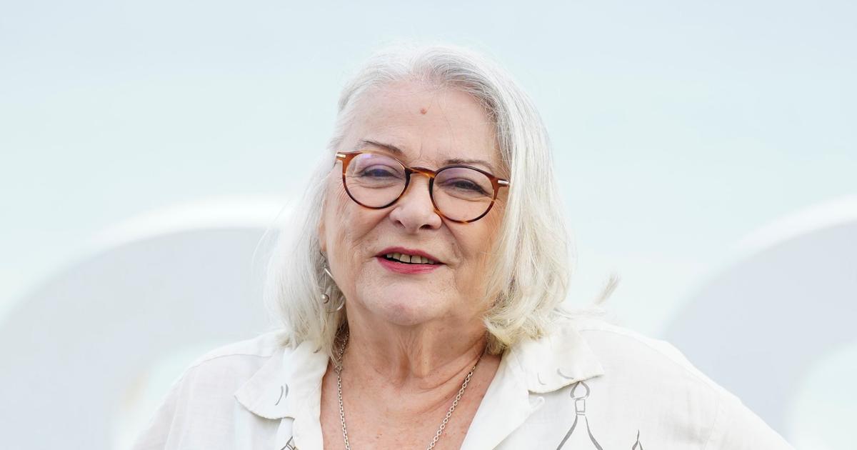 Josiane Balasko se dévoile en maillot de bain à 75 ans : un vent de ...
